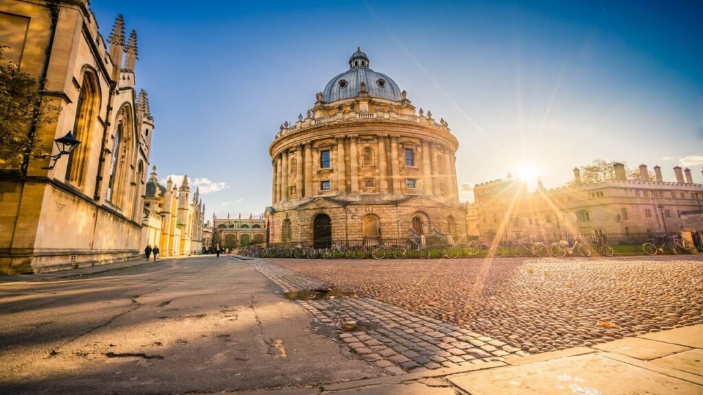 Immersive Adventures: Must-See Attractions and Hidden Gems in Oxford